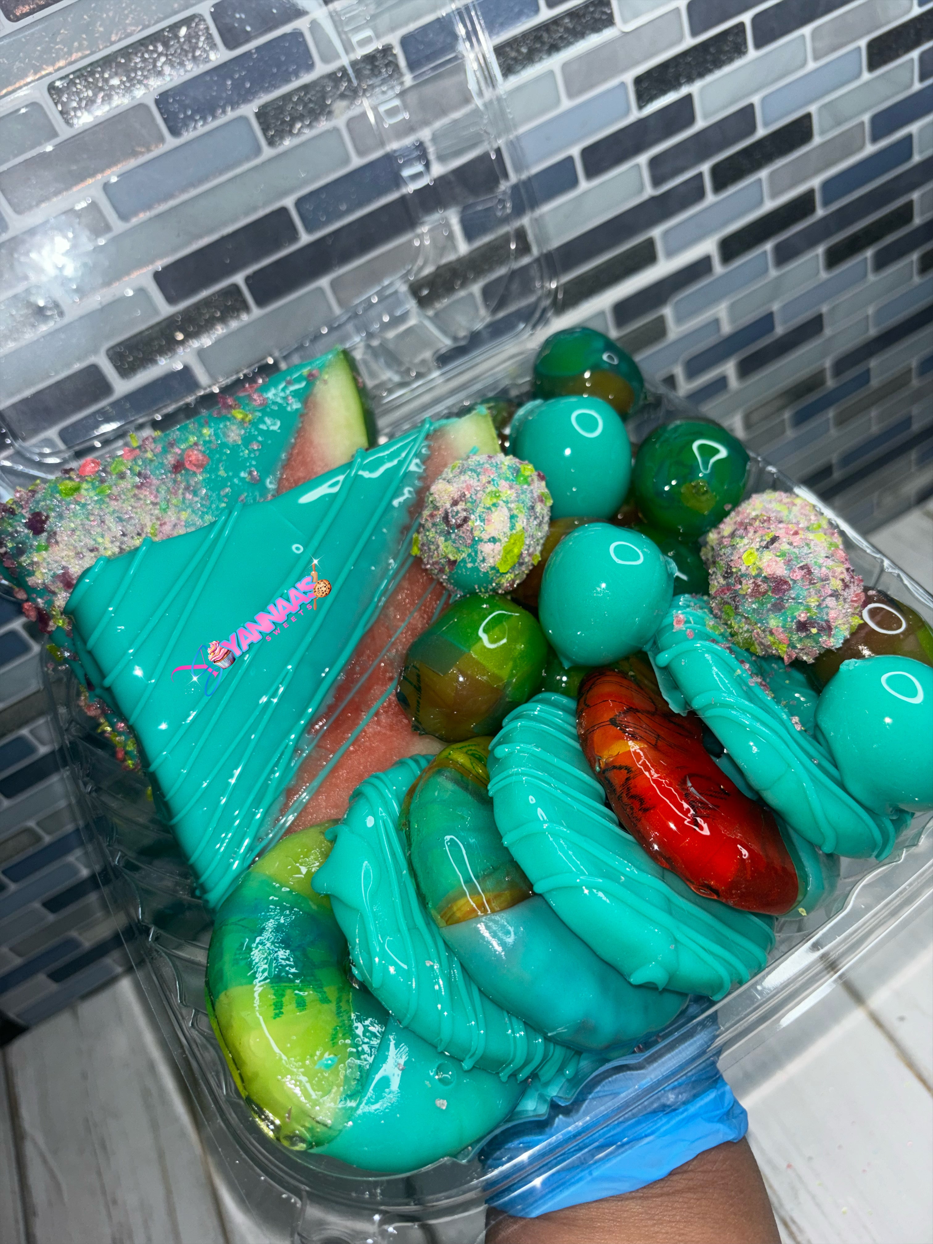 X Large Fruit Tray – Yannaas Sweets